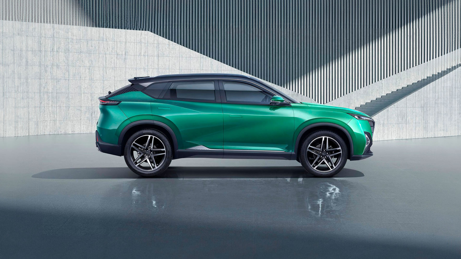 Dongfeng Italia - Il futuro della mobilità inizia ora